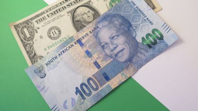 USD/ZAR Analysis Today 24/02: Support Challenged (Chart)