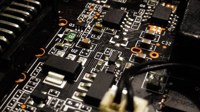 NVIDIA Stock Signal 25/09: Time to Scale Down? (Chart)